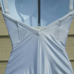 Va Bien | Intimates & Sleepwear | Beautiful Shapewear | Poshmark